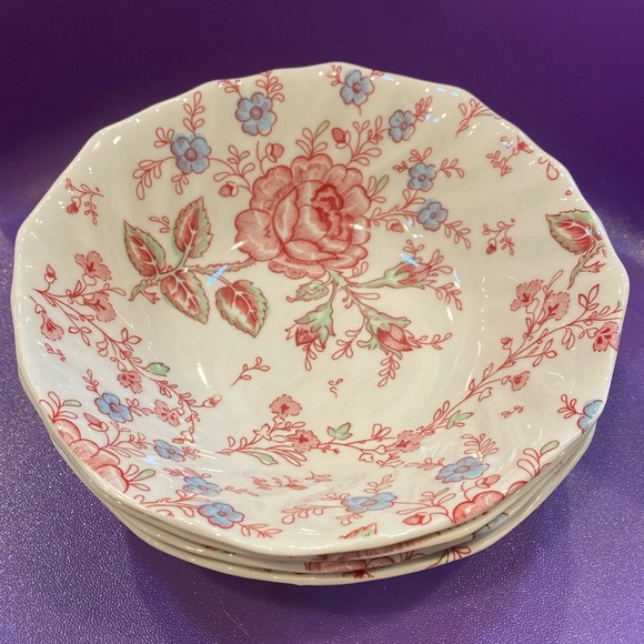 Johnson Brothers | Dining | 4 Johnson Brothers Rose Chintz Made In ...